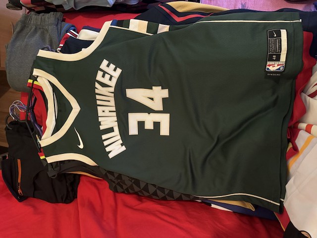 Milwaukee Bucks
