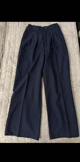 Stradivarius pantalone 32