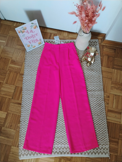 Zara nove pantalone ravnog kroja XS/S