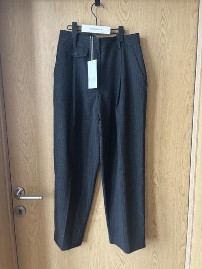 NOVE ZARA PANTALONE SA ETIKETOM