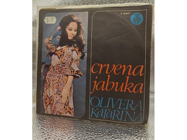 OLIVERA KATARINA CRVENA JABUKA