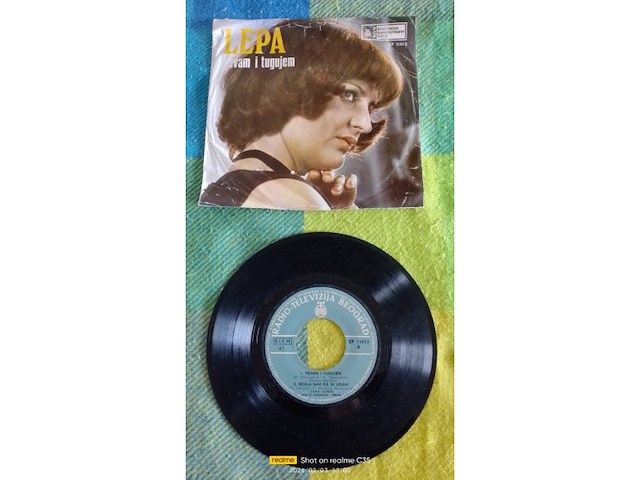 LEPA LUKIC 1971 - PEVAM I TUGUJEM