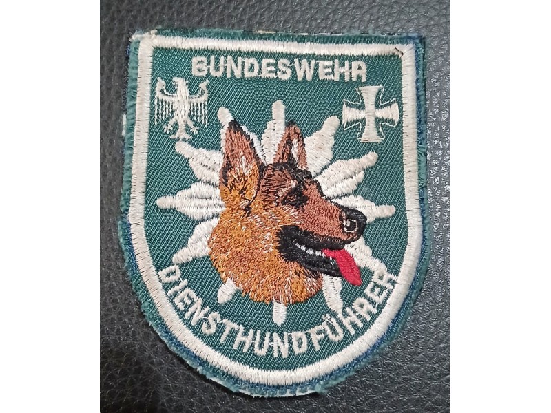 Redak Bundeswehr amblem za vodiča službenog psa
