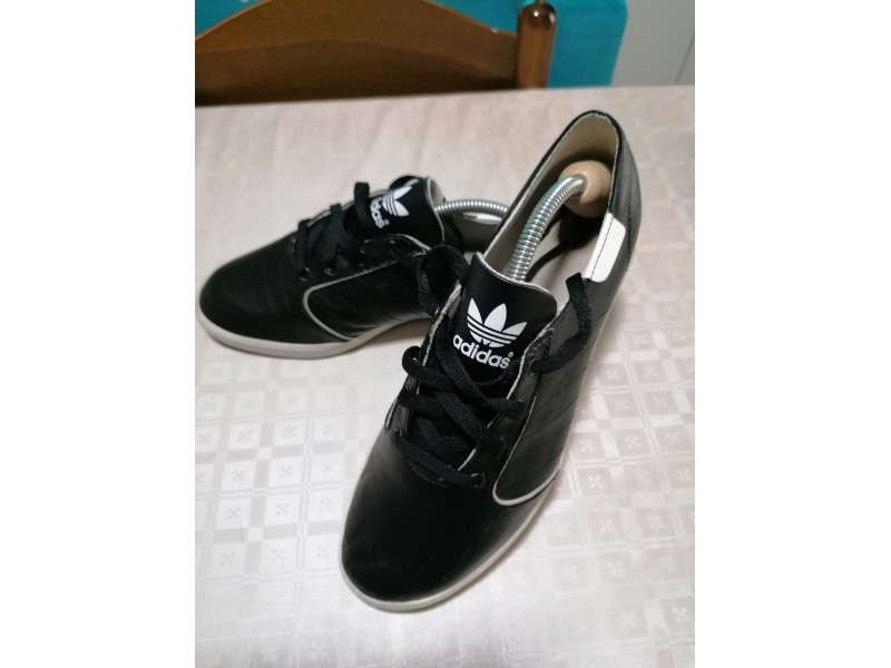 Original ADIDAS crne kožne patike br.41