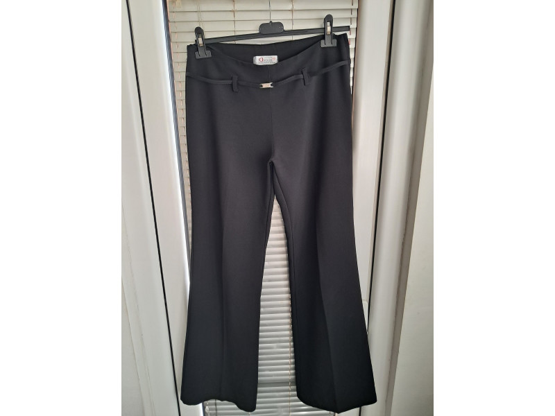 Crne pantalone na ivicu vel 40