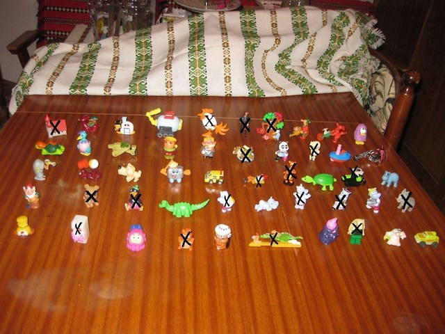 Kinder Surprise LOT 13 (31 kom. po vašem izboru)