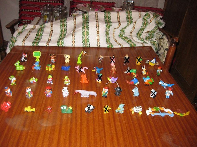 Kinder Surprise LOT 11 (41 kom. po vašem izboru)