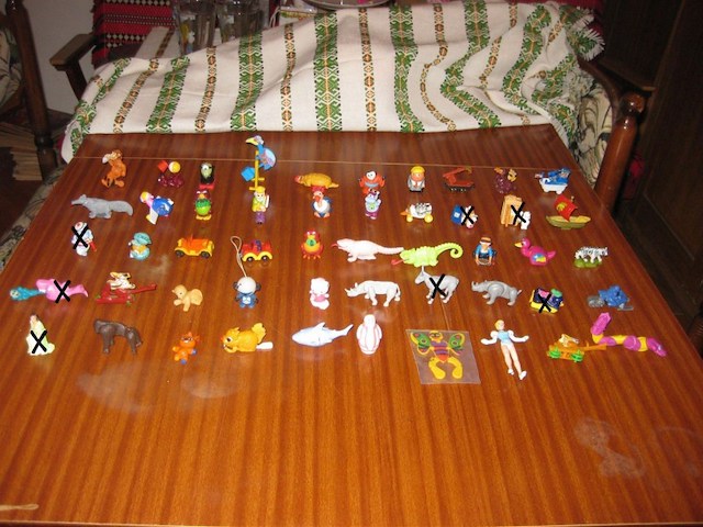 Kinder Surprise LOT 10 (43 kom. po vašem izboru)