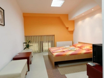 Hostel & Apartmans "PAPARAZZO"