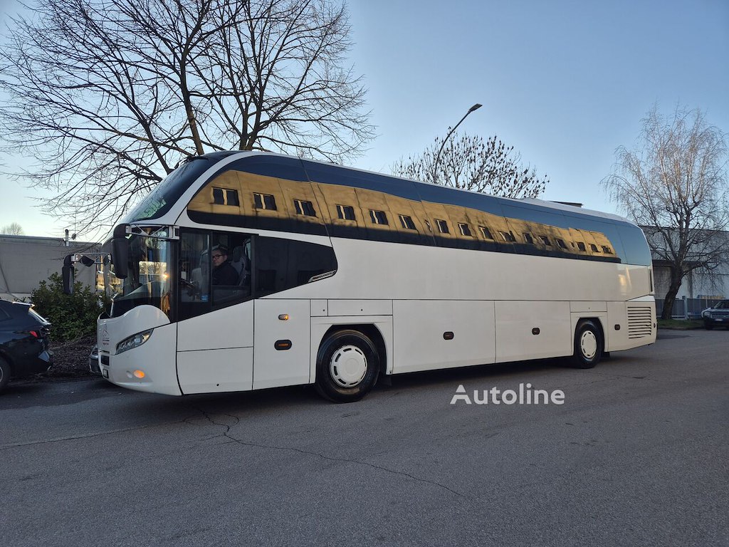 Neoplan Cityliner N1216 turistički autobus