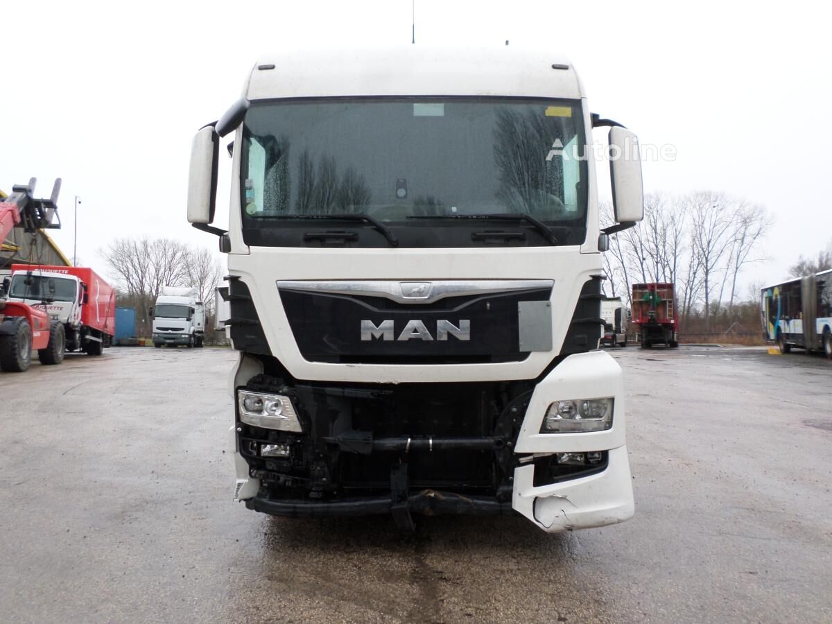 MAN TGX 18.480 tegljač nakon udesa