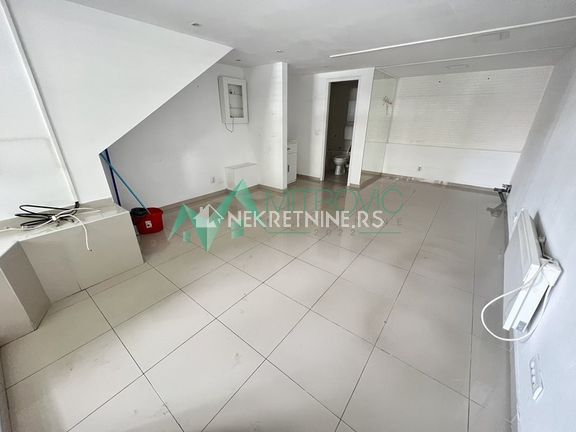 Lokal,NOVI SAD,GRBAVICA,kv: 37.00, € 84460, ID: 8000053