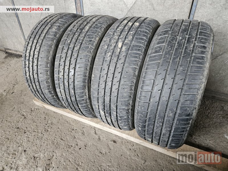 205-55-16 Michelin kao nove odlicne