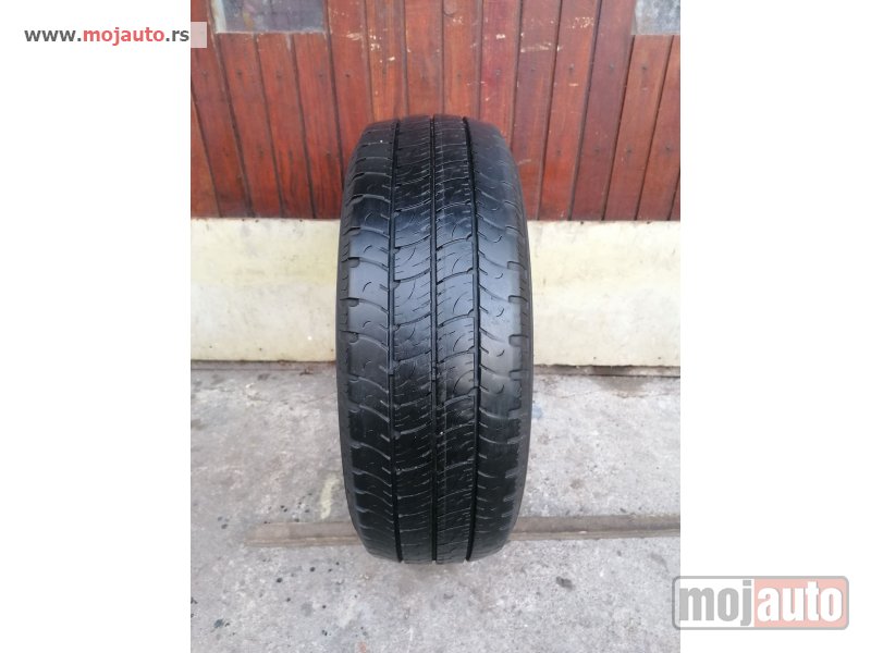 2556. Guma GOODYEAR 16 C, LETNJA 215/65, Šara 6,4 mm