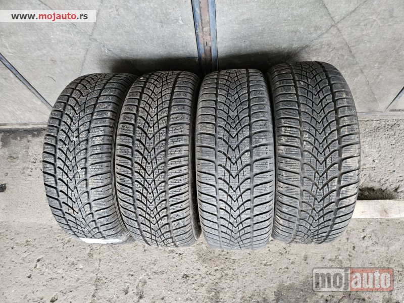 205-55-16 Dunlop kao nove odlicne m+s
