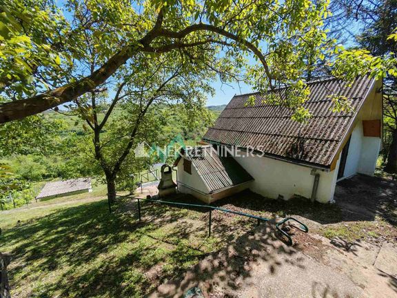 Kuca,SREMSKA KAMENICA,LEDINCI,kv: 2791.00, € 150000, ID: 3000168