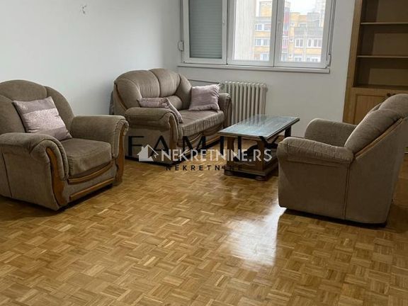 Izdaje se renoviran komforan dvosoban stan 65 m² – Liman 3