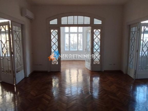 Vračar, Kalenić pijaca, 4.0 stan, 120m2, 1200 EUR, ID 50057