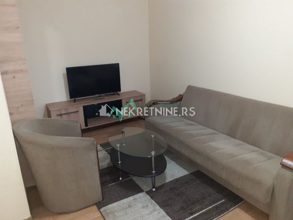 Stanovi,NOVI SAD,CENTAR NS,kv: 43.00, € 400, ID: 9101501