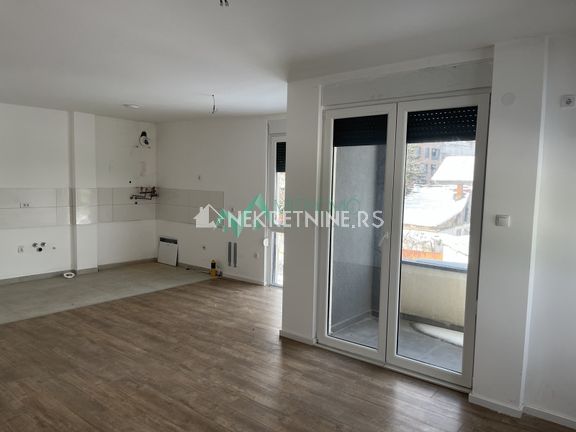 Stan,PETROVARADIN,PETROVARADIN,kv: 96.00, € 168000, ID: 1003568