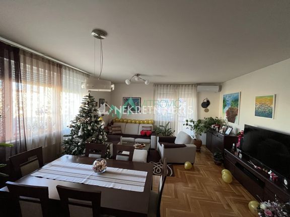 Stan,NOVI SAD,BULEVAR EVROPE,kv: 74.00, € 190550, ID: 1003551