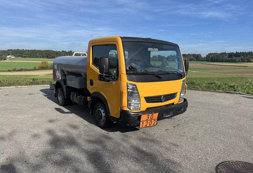 Renault Maxity 130.35 Tanker body autocisterna za gorivo