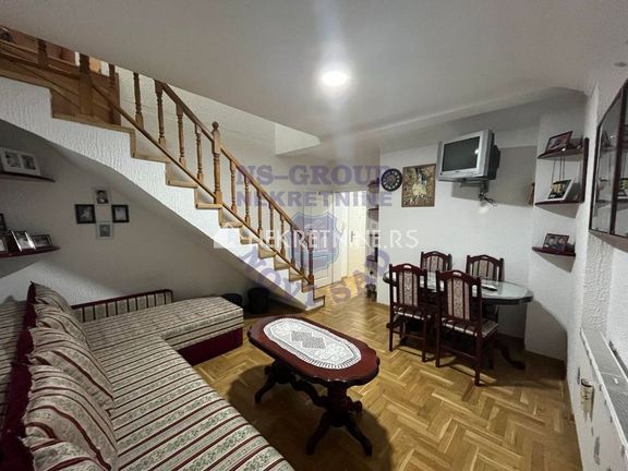 - 80m2, troiposoban duplex stan - SOCIJALNO -