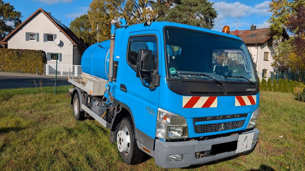 Mitsubishi Fuso Canter 7C15 / Leistikow vacuum tanker truck autocisterna