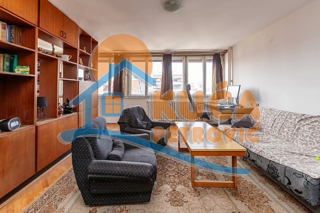 četvorosoban stan, 98 m2, Centar, Cara Dušana ID: p-015744