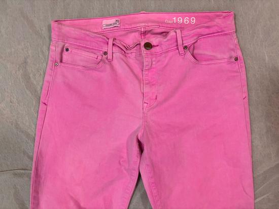 Gap original pantalone pink roze velicina 30