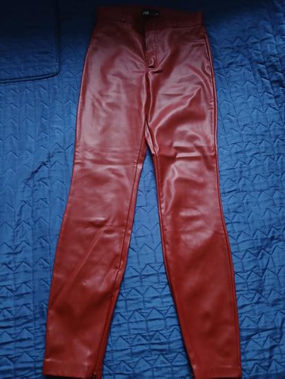 Zara crvene-bordo kozne pantalone kao nove, S