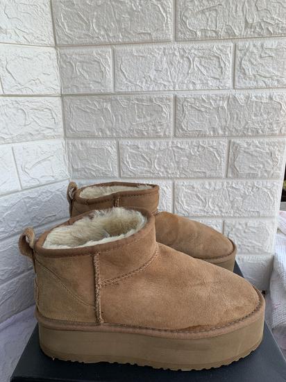 UGG cizme sa platformom broj 40