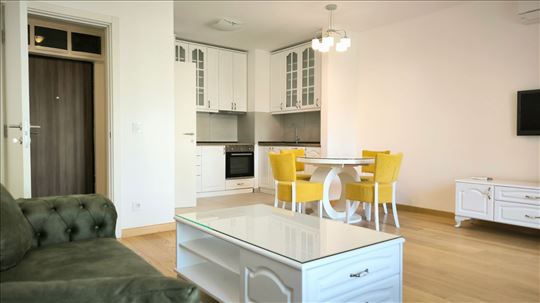 Novo,Savada 3,3.0,Ceo namešten,,Garaža