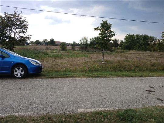 Prodaja placa Petrovčić , Surčin