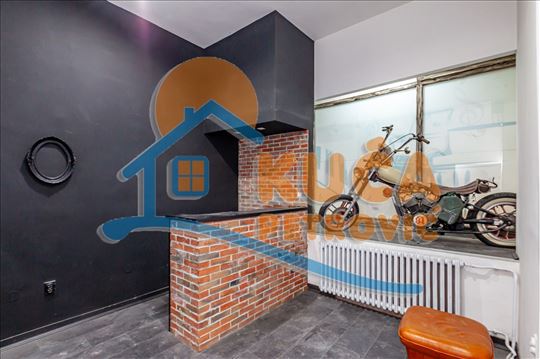 Poslovni prostor - višenamenski lokal, centar, 4