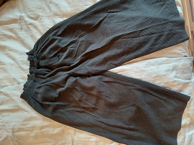 Pantalone zvonarice 3/4 152