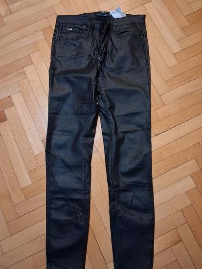 Crne kožne pantalone farmerke skinny uske