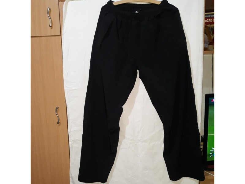 ACTIVE Wear crne muške zimske pantalone ..M