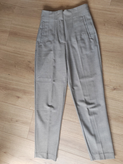 Zara pantalone SNIZENO 2000