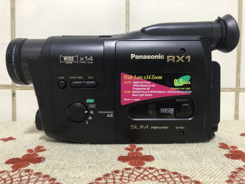 Panasonic RX-1 VHS-C kamera