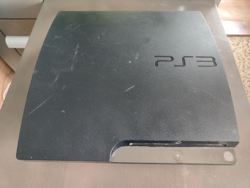 Neispravan PS3 Slim