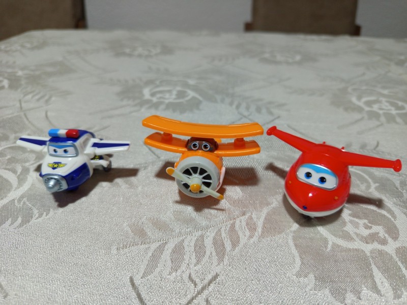 Super Wings transformeri