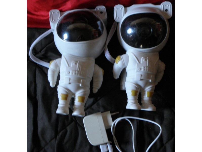 ASTRONAUT PROJEKTOR