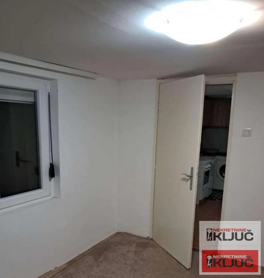 Izdavanje, jednosoban stan, 22m², Petrovaradin, Novi Sad