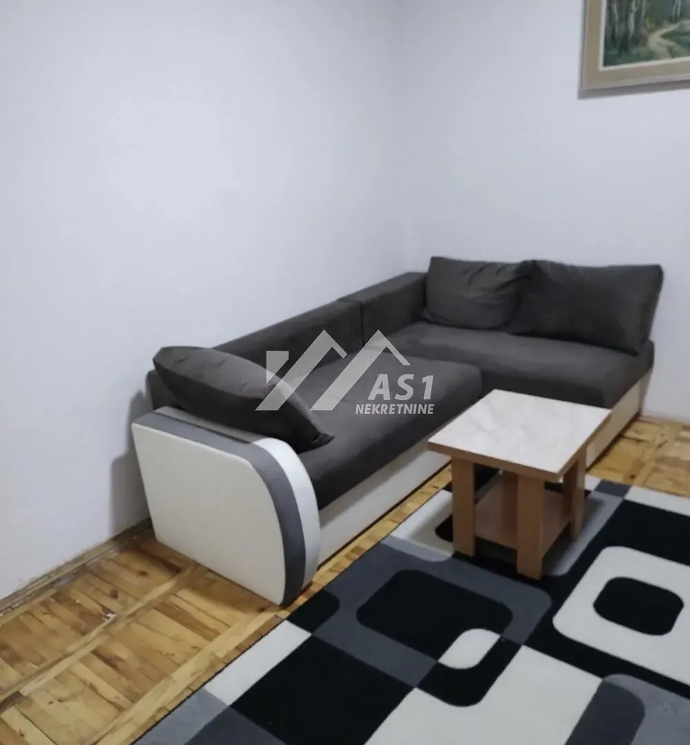 Izdavanje, jednosoban stan, 35m², Bulevar Oslobodjenja, Novi Sad Sve Podlokacije