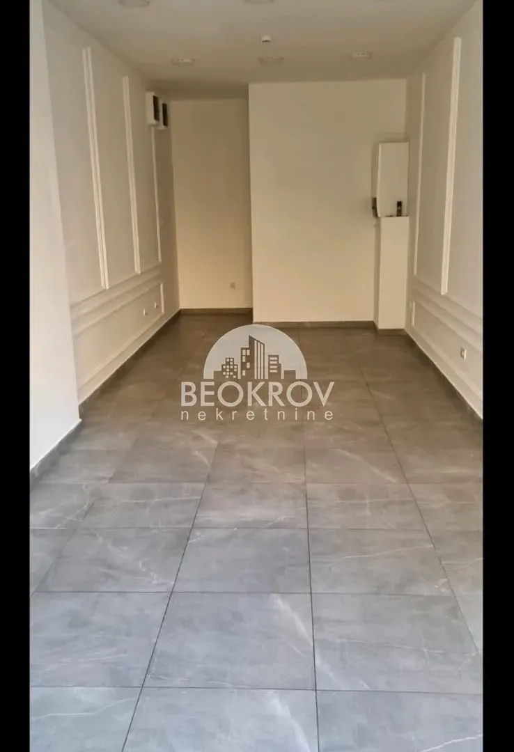 Izdavanje, poslovni prostor, 31m², Čubura, Beograd