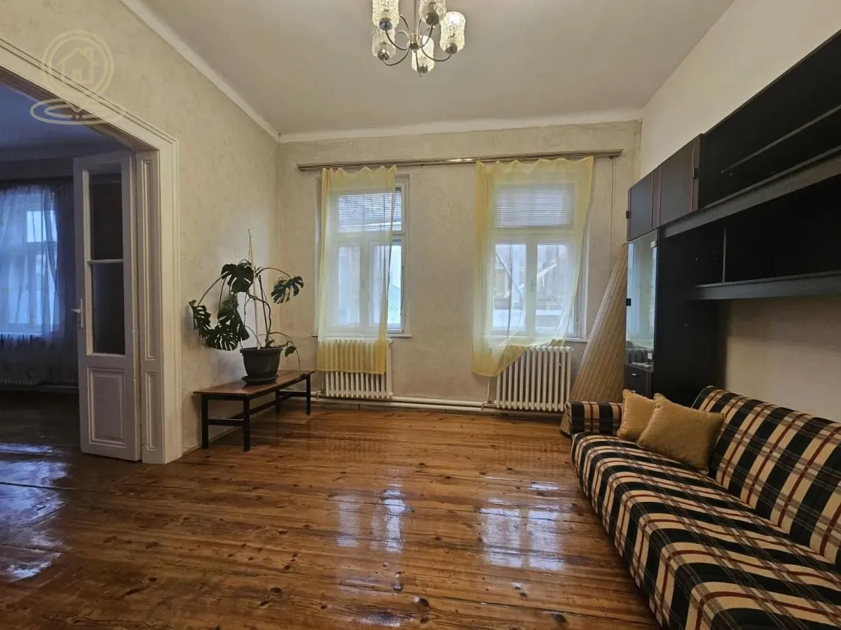 Izdavanje, garsonjera, 106m², Centar, Novi Sad