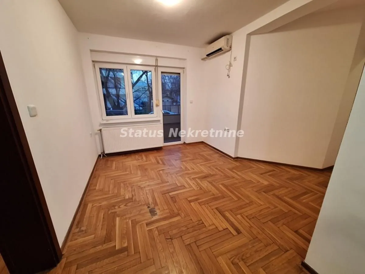 Izdavanje, dvosoban stan, 37m², Rotkvarija, Novi Sad Sve Podlokacije