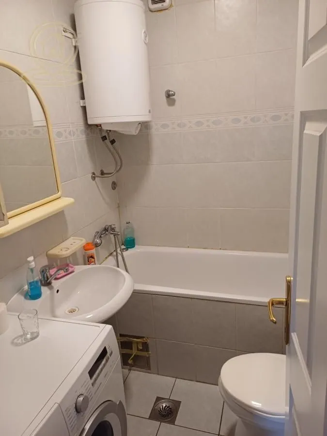 Izdavanje, jednosoban stan, 37m², Bulevar Oslobodjenja, Novi Sad Sve Podlokacije