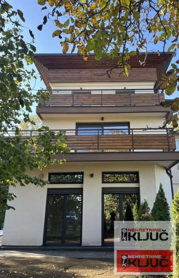 Izdavanje, kuća, 247m², Sremska Kamenica, Petrovaradin
